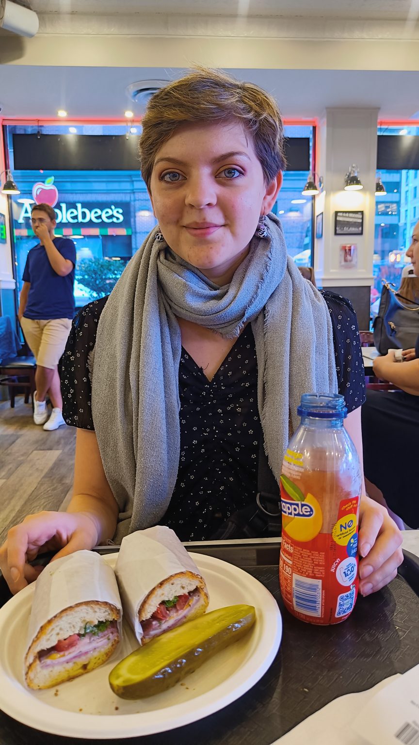 We watched Wicked in Broadway! 💚 - Cecy Esparza